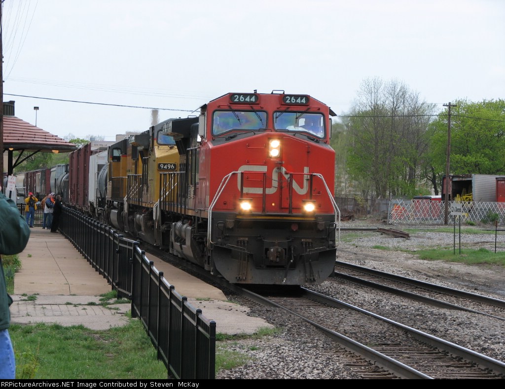 CN 2644